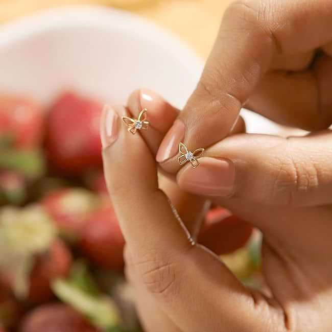 Caratlane small earrings store