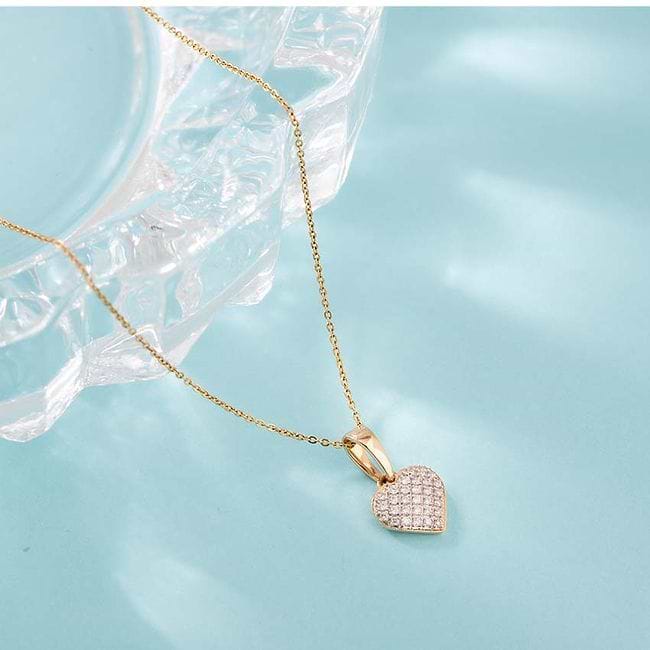 Caratlane heart pendant store